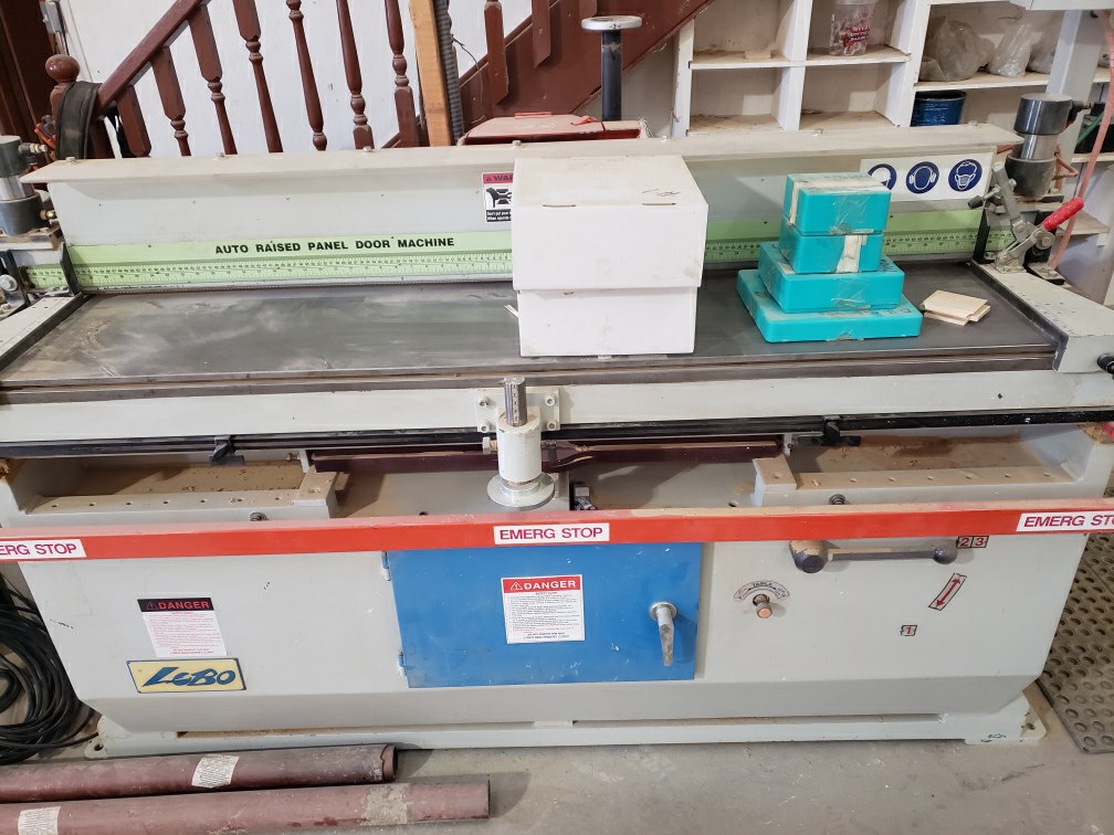 Lobo Door machine Lobo Door machine | Door Equipment