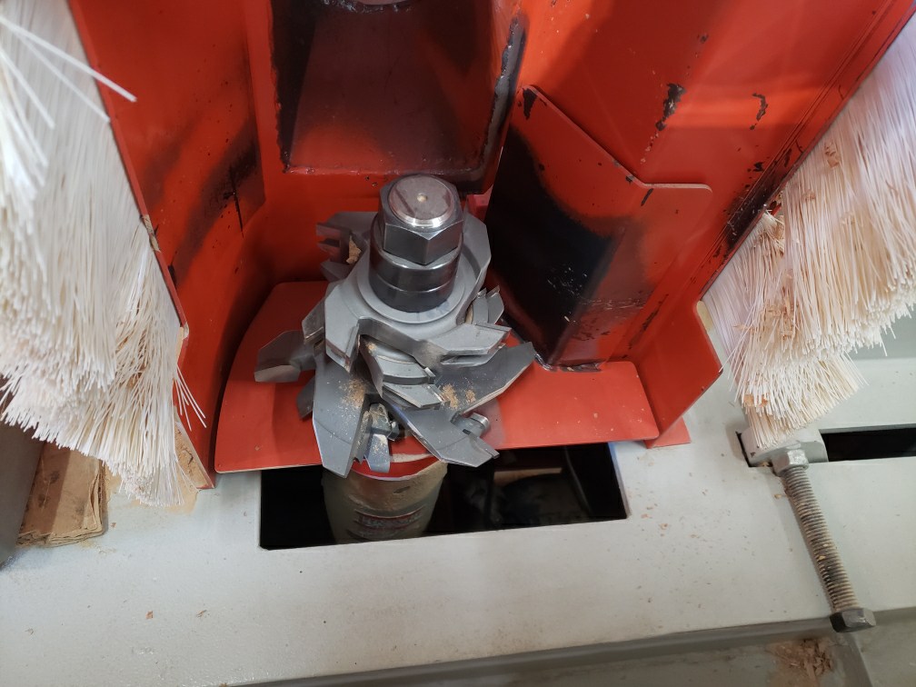 Lobo Door machine Lobo Door machine | Door Equipment