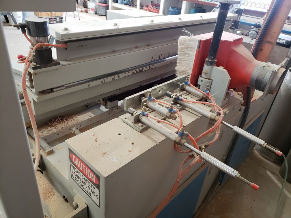 Lobo Door machine Lobo Door machine | Door Equipment